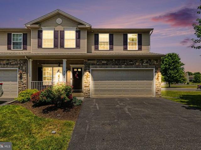 224 Aldenwood Dr, Carlisle, PA 17015