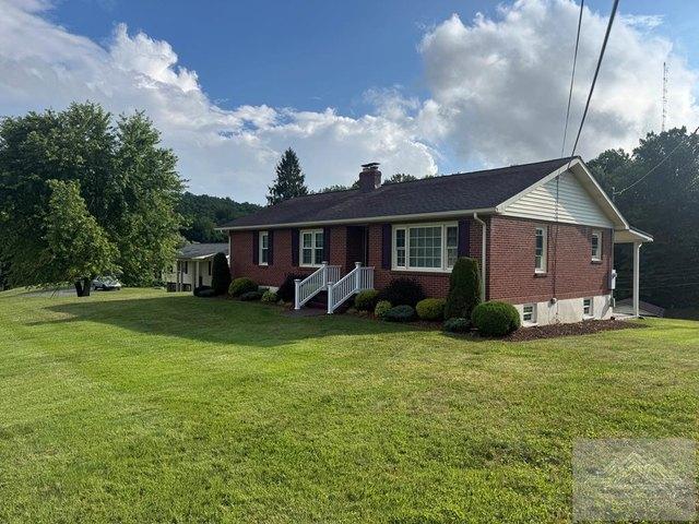 224 Brandywine Ln, Bluefield, WV 24701