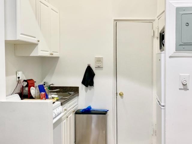 224 E 27th Street 1C