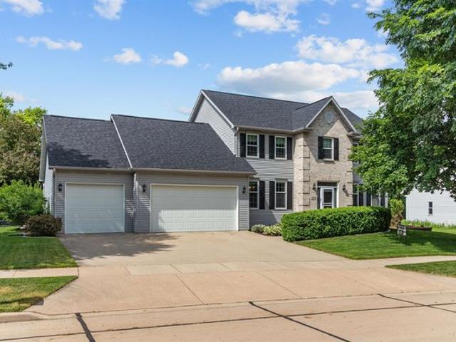 224 E Carrington Ln, Appleton, WI 54913