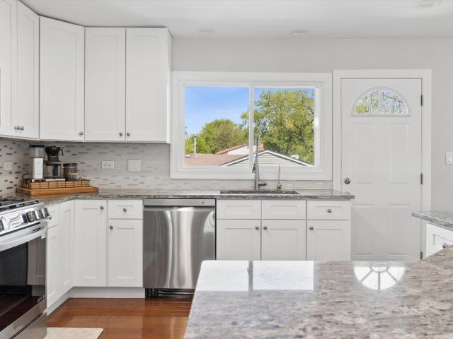 224 E Cedarwood Court