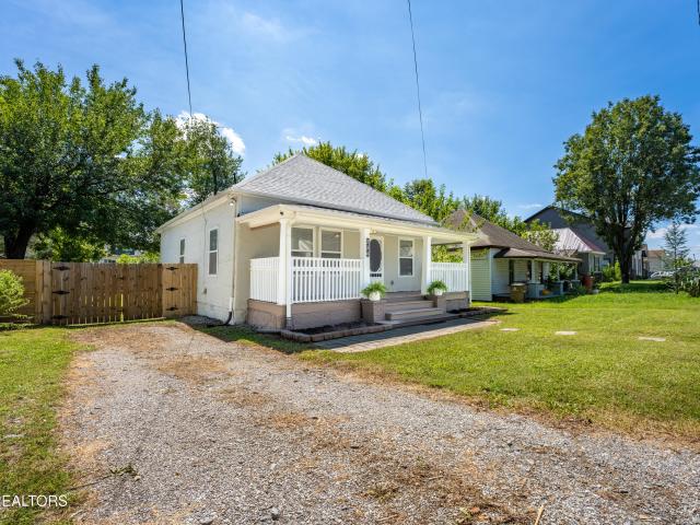 224 E Morelia Ave