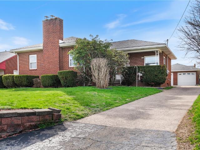 224 Eastern Dr