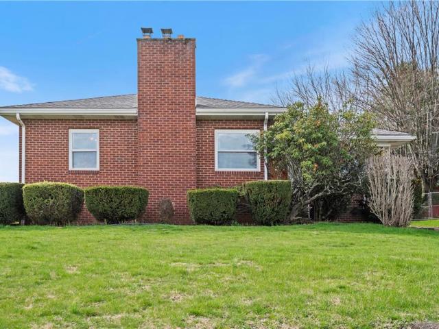 224 Eastern Dr, Lower Burrell, PA 15068 | MLS #1746 | Compass