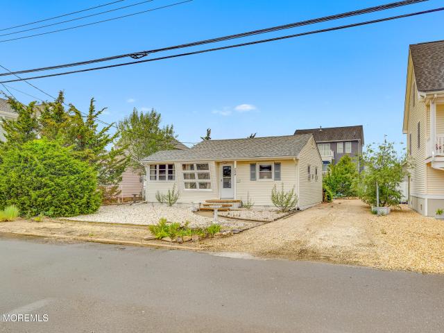 224 Eisenhower Avenue