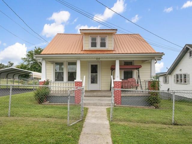 224 Floyd Ave, Pulaski, VA 24301