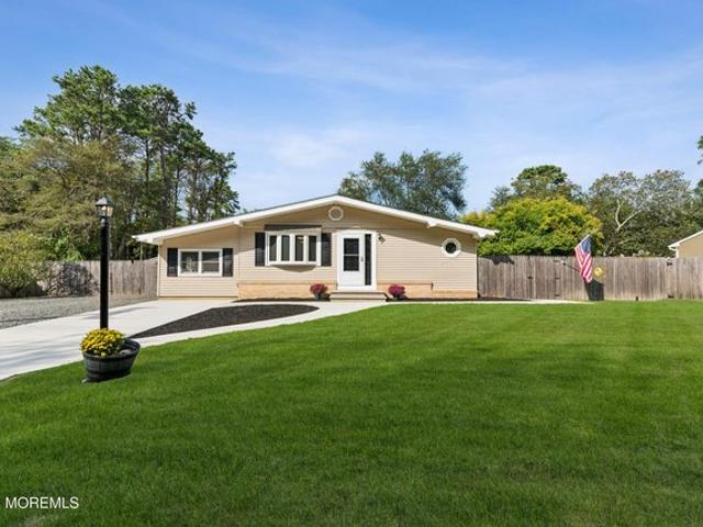 224 Hawaii Dr, Brick, NJ 08723