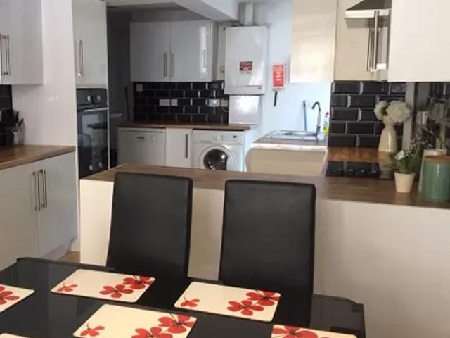 224 Heeley Road, Stirchley, B29 6EN, United Kingdom | 8 bed house for rent #166484140 | Rentberry