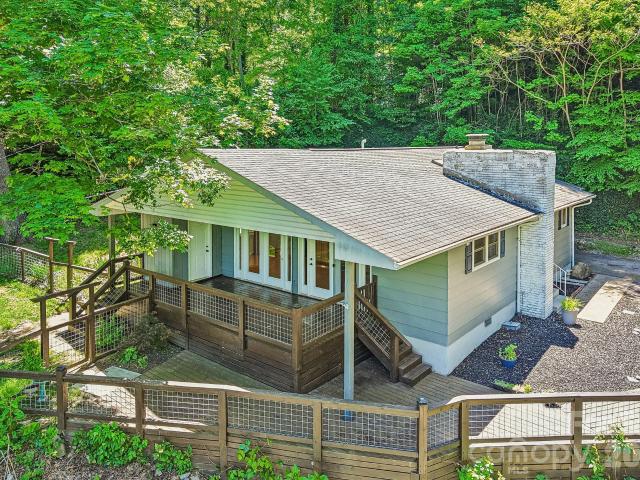 224 Highlands Loop