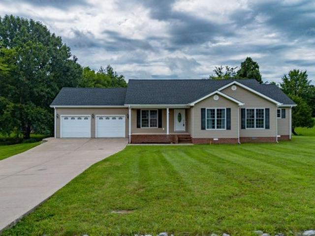 224 Hunters Ln, Calvert City, KY 42029