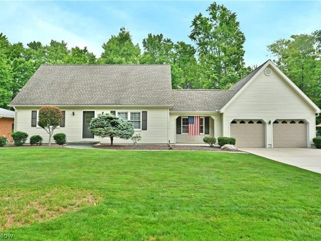 224 Old Oak Dr, Cortland, OH 44410