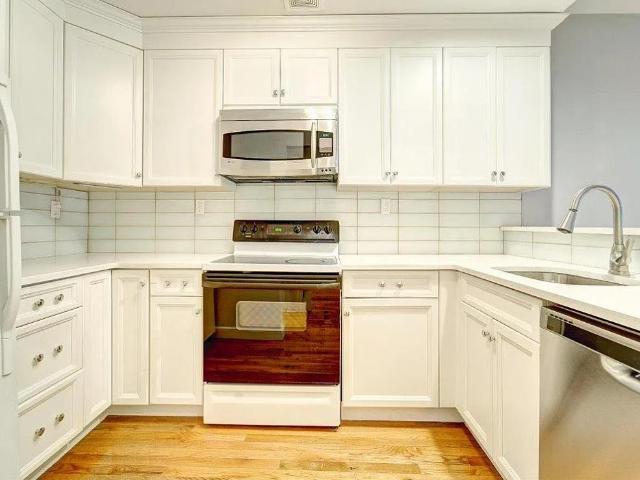 224 Monroe St # 1S