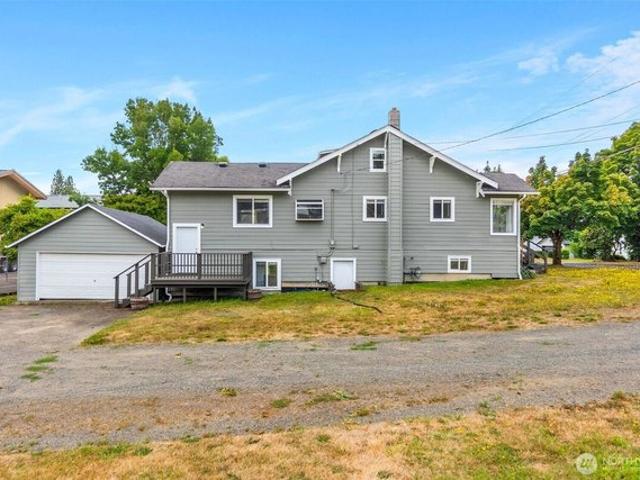 224 N 3rd St, Montesano, WA 98563
