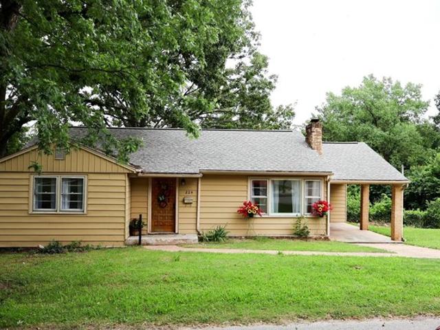 224 N Utah St, West Plains, MO 65775