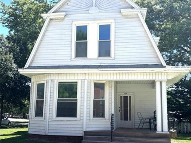 224 N Elm St, Greenville, IL 62246