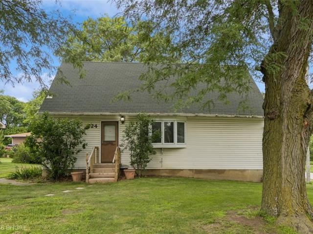 224 N Harrison St, Stuart, IA 50250