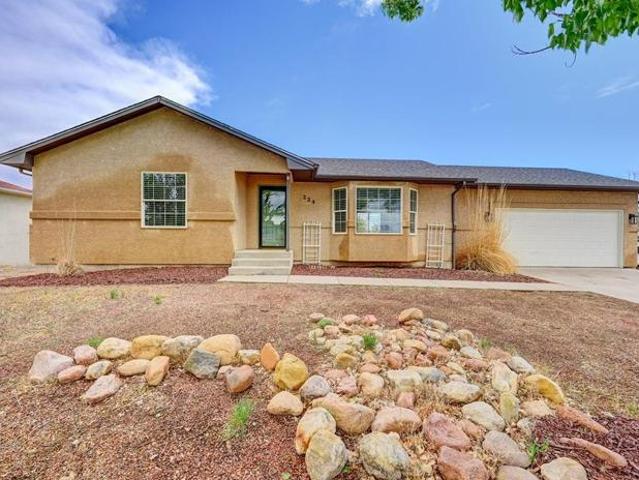 224 S Wiggins Dr, Pueblo West, CO 81007