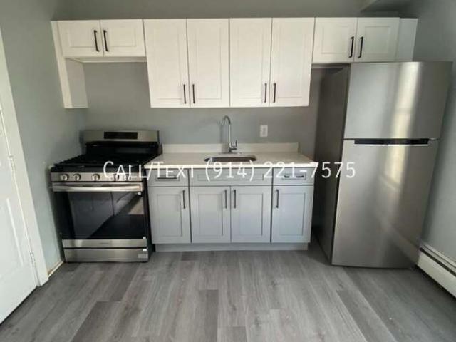 224 Sommerville Pl Yonkers, NY 10703