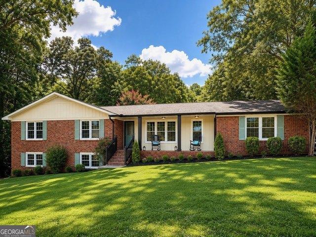 224 SE Lake Dr, Calhoun, GA 30701