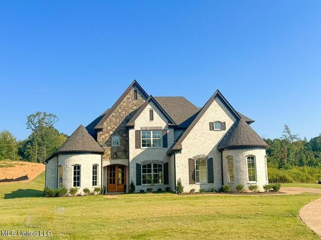 224 Poplar Ln, Holly Springs, MS 38635