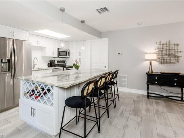 224 Palm Dr Apt 8, Naples, FL 34112