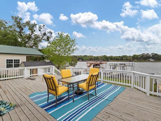 224 Pin Oak Drive