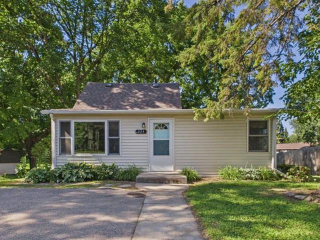 224 W 78th St, Chanhassen, MN 55317