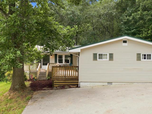 224 W Walden Circle