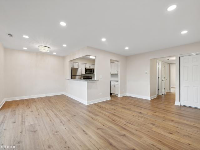 224 W Court Of Shorewood # 2A