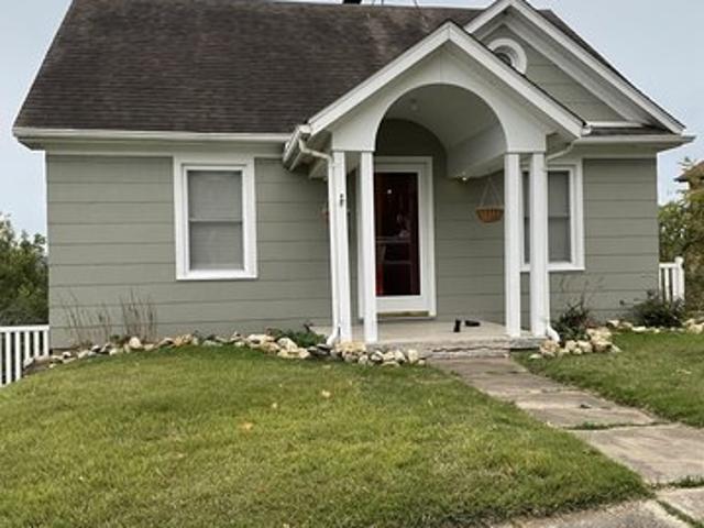 224 W Fourth St, Hermann, MO 65041