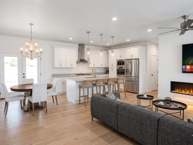 224 W Holly Springs Road