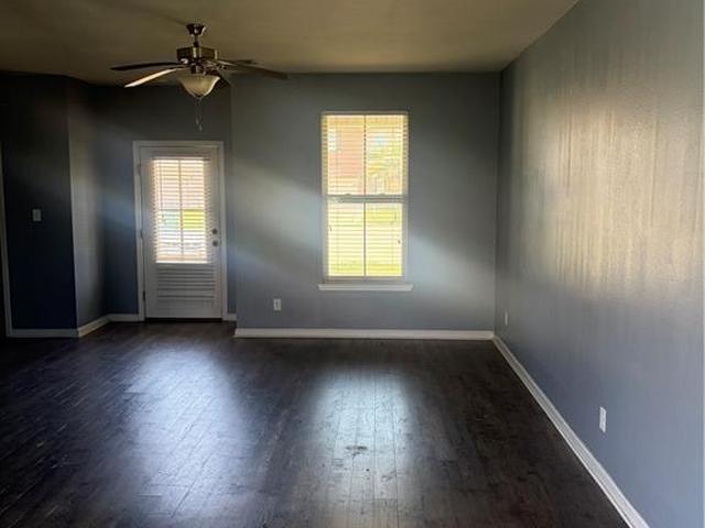 224 W Lake Court