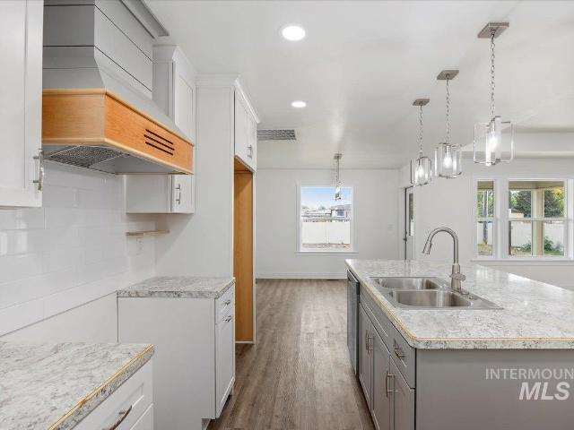 224 W Lorene Lane