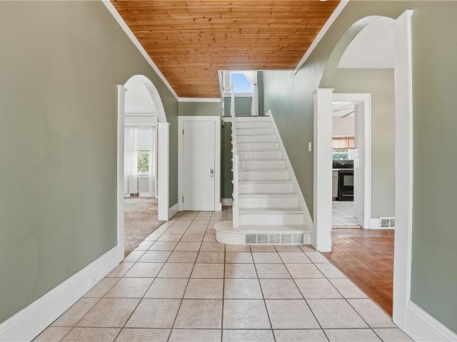 224 W Market St