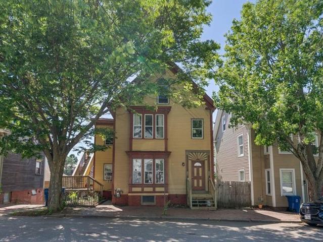 224 Valley St, Portland, ME 04102