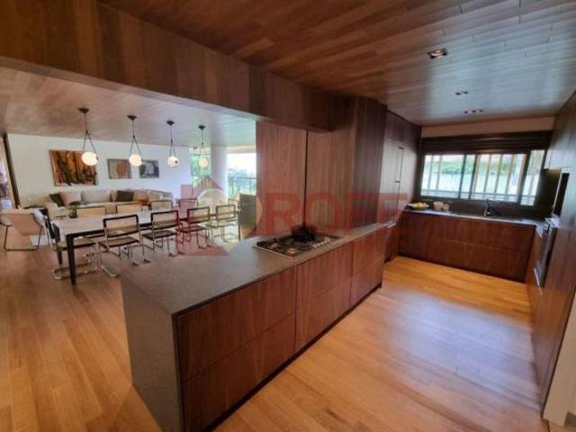 224m² 4 suítes 3 vagas andar alto com vista livre Lazer completo com quadra de Tenis tamanho ofic