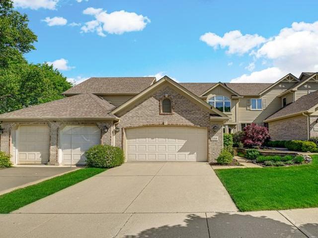 2254 Tamarack Dr, Downers Grove, IL 60515