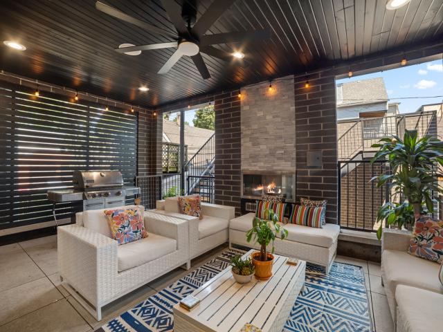 2254 W Roscoe Street # 1