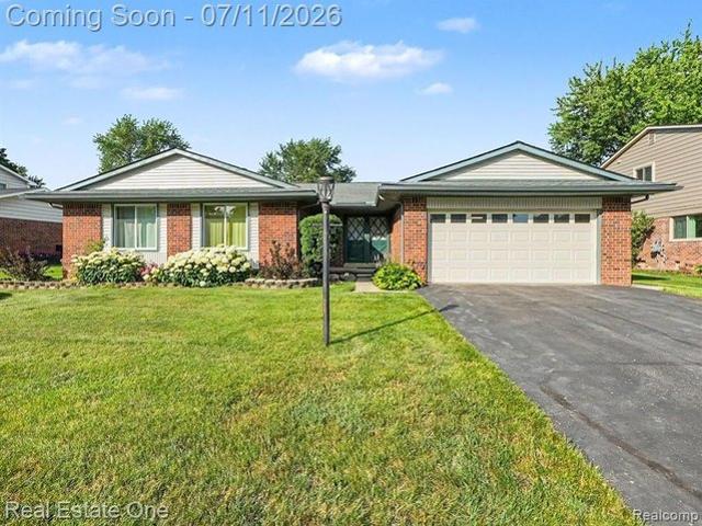 22550 Brookforest Rd, Novi, MI 48375