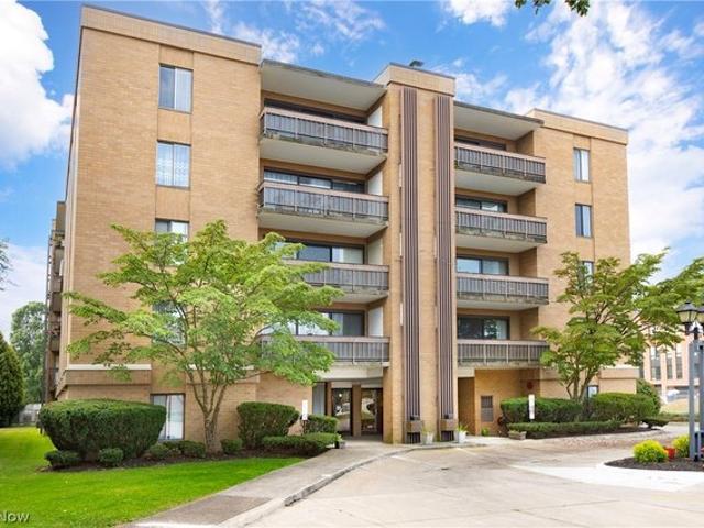 22555 Center Ridge Rd Apt 403, Rocky River, OH 44116