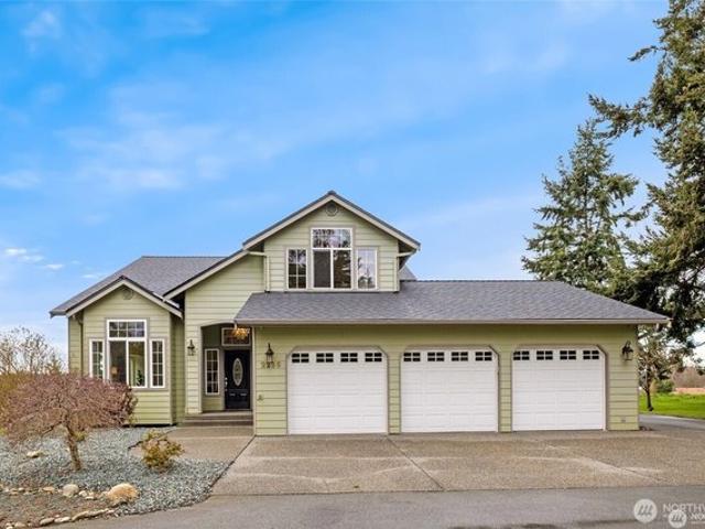 2255 Aviator Ln, Oak Harbor, WA 98277