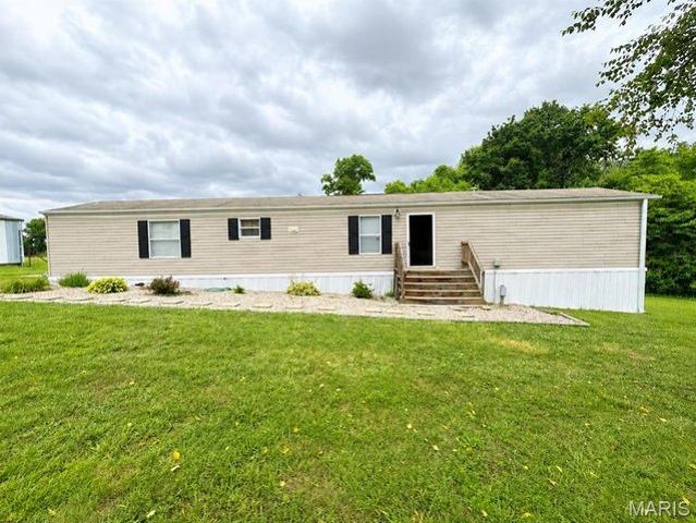 2255 County Road 900 E, Rinard, IL 62878