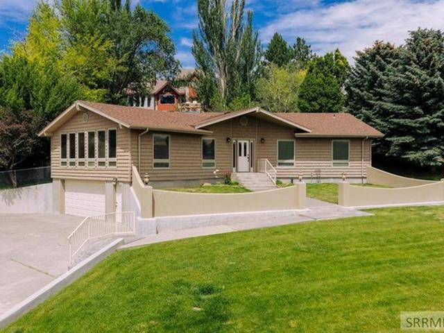 2255 E Greenbrier Dr, Idaho Falls, ID 83404