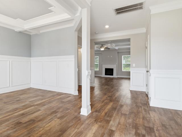 2255 Viking Ct