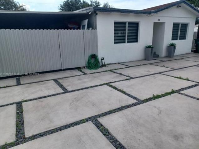 2255 96th St NW, Miami, FL 33147