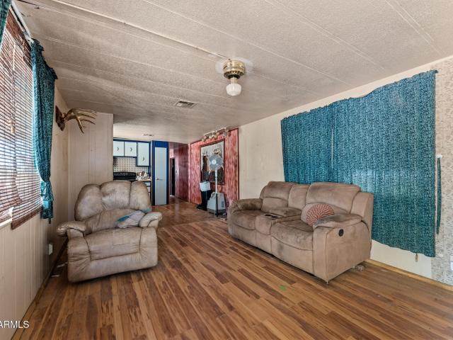 22560 w sunrise road
