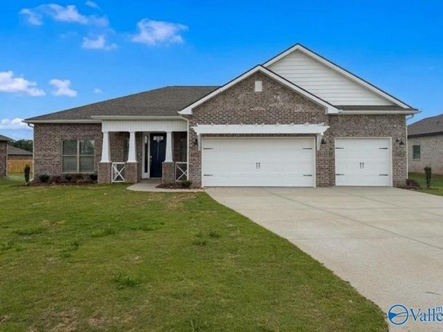 22567 Donahue Rd, Athens, AL 35613