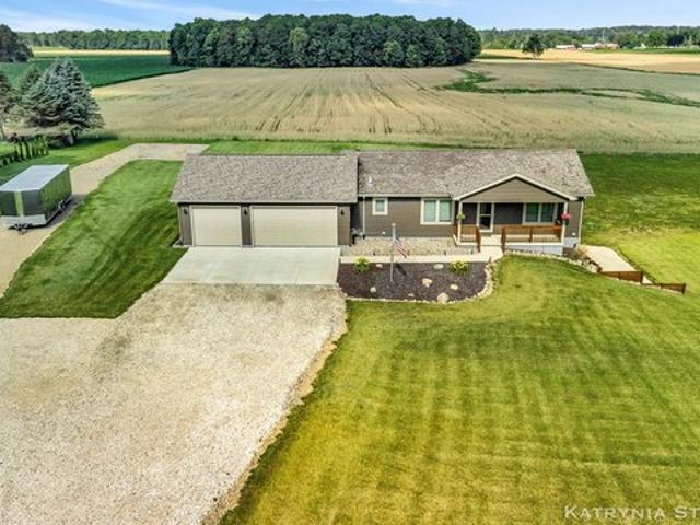 2256 S Cochran Rd, Charlotte, MI 48813