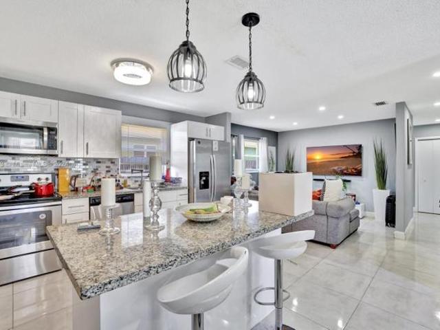 2256 Simms St, Hollywood, FL 33020