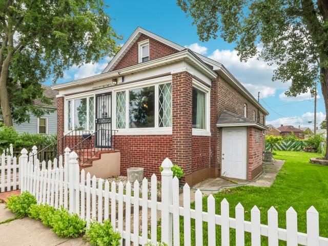 2256 White Oak Avenue